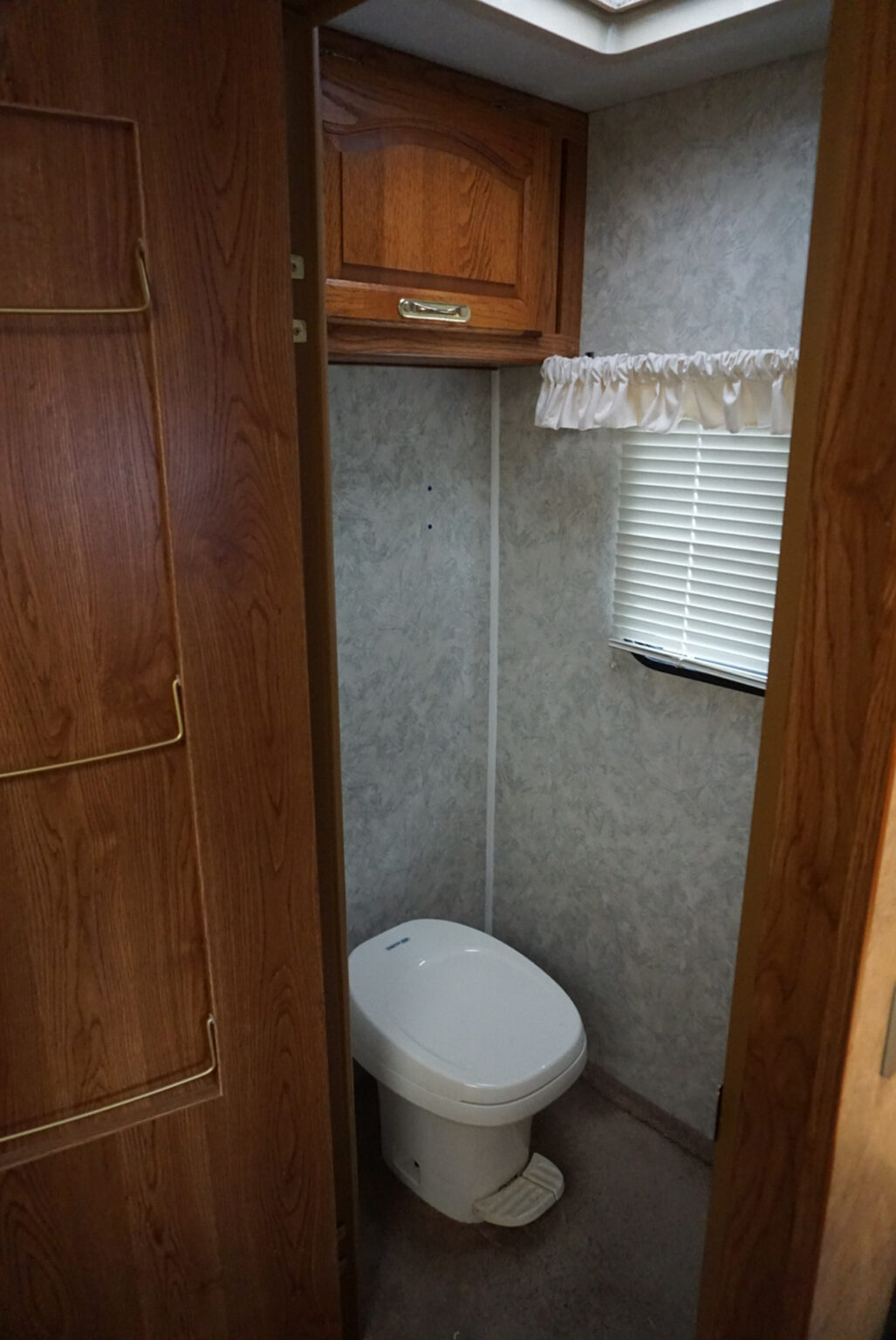 A 90's motorhome get's a nautical-inspired makeover