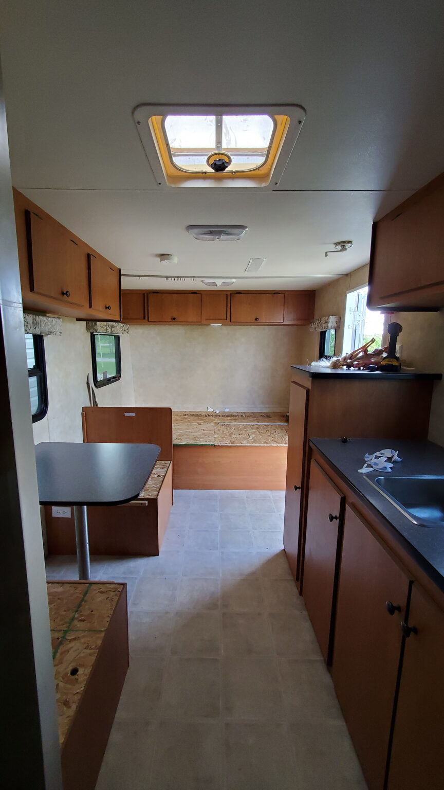 Cozy camper makeover from @_camperhome_